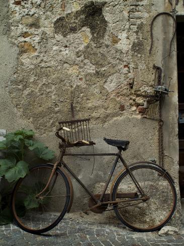 Rusted bicycles | Bicycle, Vintage bicycles, Stone wall