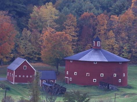 1000+ images about Round Barns on Pinterest | Minnesota, Red barns and ...