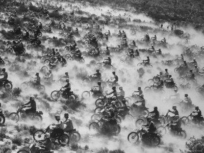'650 Motorcyclists Race Through the Mojave Desert' Photographic Print ...