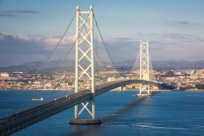 Akashi Kaikyo Bridge spanning the Seto Inland Sea from Kobe, Japan ...