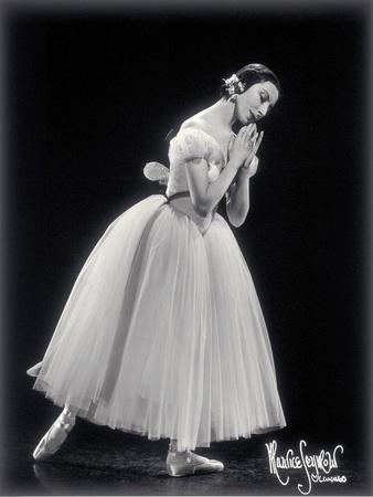 'Alicia Markova in Giselle' Giclee Print | AllPosters.com