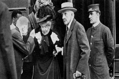 'American Tycoon John D Rockefeller and His Wife Arriving at Cleveland ...