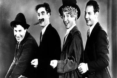 'Animal Crackers, Chico Marx, Groucho Marx, Harpo Marx, Zeppo Marx ...