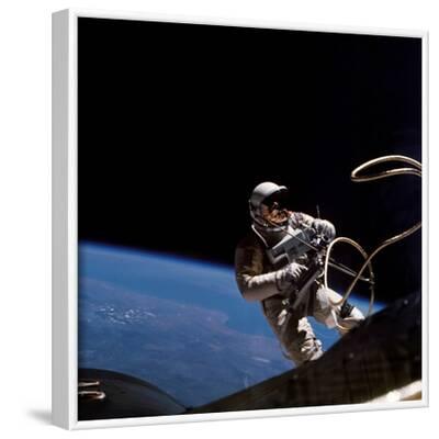 'Astronaut Edward White Floating Weightless During the First US ...