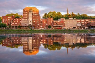 'Augusta, Maine, USA downtown skyline on the Kennebec River at twilight ...