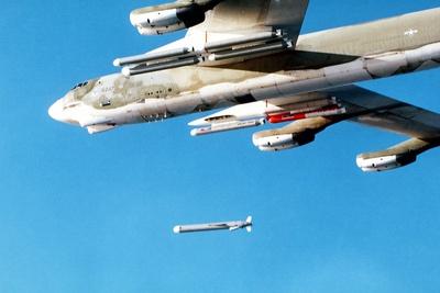 'B-52 Aircraft Releasing an Tomahawk Air-Launched Cruise Missile, Dec ...