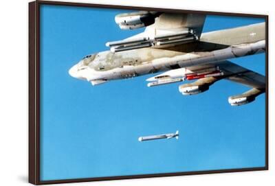 'B-52 Aircraft Releasing an Tomahawk Air-Launched Cruise Missile, Dec ...