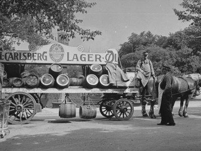 'Beer Wagon in the City of Copenhagen' Photographic Print | AllPosters.com