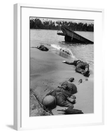 'Bodies of Dead American Soldiers Near Half Sunken Landing Craft on ...