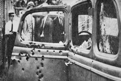 'Bonnie and Clyde's Bullet-riddled Car, 1934' Giclee Print - American ...