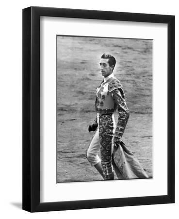 'Bullfighter Manolete Accepting Applause of Crowd After Dispatching his ...