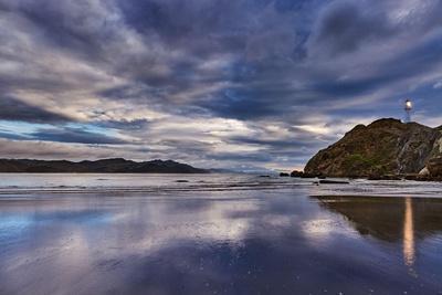 'Castle Point Beach and Lighthouse, sunrise, Wairarapa, New Zealand ...