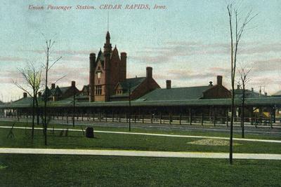 'Cedar Rapids, Iowa - Union Train Station Exterior View' Poster ...