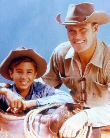 'Chuck Connors - The Rifleman' Photo | AllPosters.com