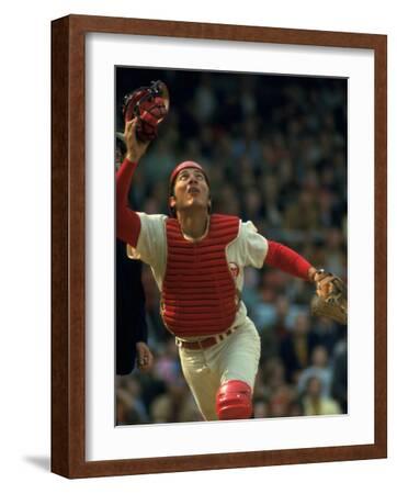 'Cincinnati Reds Catcher Johnny Bench Catching Pop Fly During Game ...