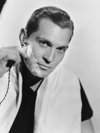 'Close Shave' Photo | AllPosters.com