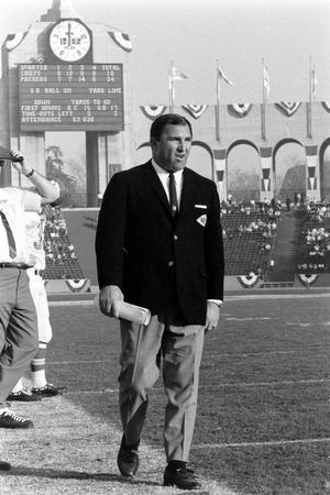 'Coah Hank Stram of the Kansas City Chiefs, Super Bowl I, Los Angeles ...