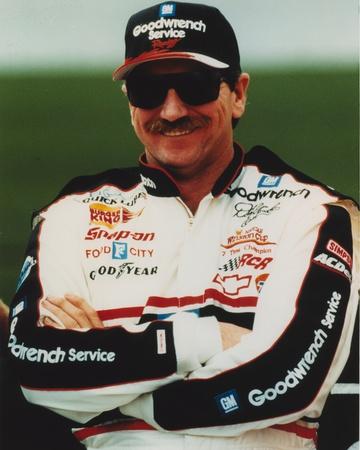 Looking for this specific hat Earnhardt is wearing. All I can tell is ...