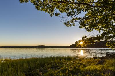 'Dawn breaks over Great Bay at Adams Point in Durham, New Hampshire ...