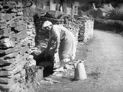 'Devon Well 1930S' Photographic Print | AllPosters.com