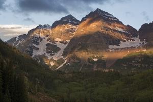 Maroon Bells Posters, Prints, Paintings & Wall Art | AllPosters.com