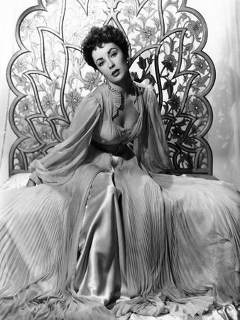 'Elizabeth Taylor, circa 1950s.' Photo | AllPosters.com