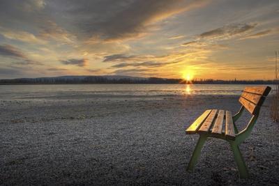 'Empty Bench at the Edge of Constant Lake. Photography Bench at Sunset ...
