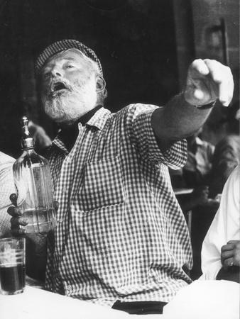'Ernest Hemingway' Photographic Print | AllPosters.com