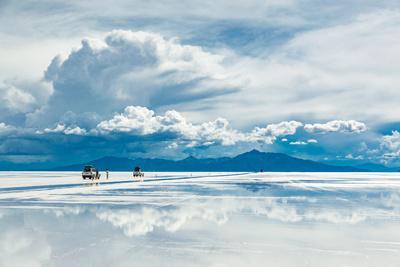 'Exploring the Salar De Uyuni with Spectacular Reflections ...