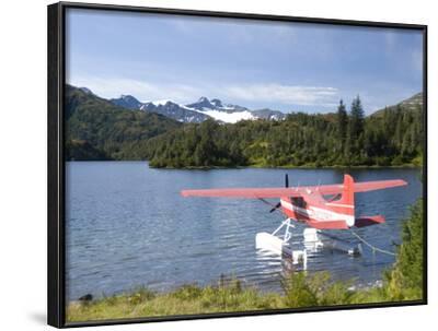 'Float Plane Parked at Lake Side, Shrode Lake, Prince William Sound ...