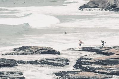 'Shore Surfing' Giclee Print - Florian Schleinig | AllPosters.com