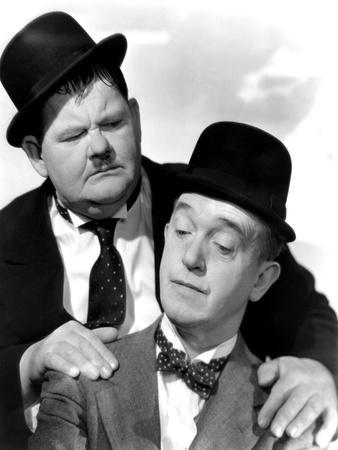 'From left, Oliver Hardy, Stan Laurel, ca. 1940' Photo | AllPosters.com