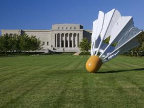 'Gaint Shuttlecock Sculpture in Front of a Museum, Nelson Atkins Museum ...