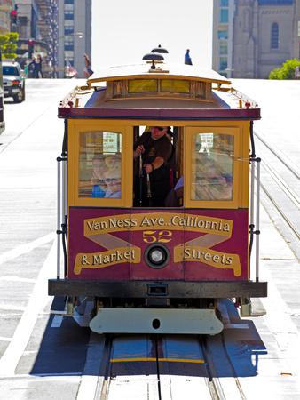 'Cable Car Crossing California Street, San Francisco, California ...