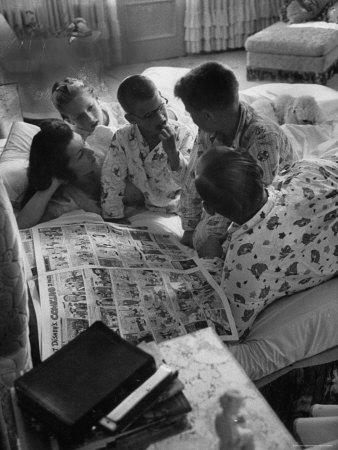 'George Sutton and His Family Reading the Sunday Comics' Photographic ...