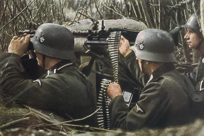 'German Machine-Gun Crew Ready and Waiting' Photographic Print - Unsere ...