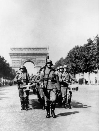 'German Military Parade Along the Champs Elysees During the Occupation ...