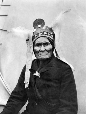 'Geronimo (1829-1909)' Photographic Print - C.d. Arnold | AllPosters.com