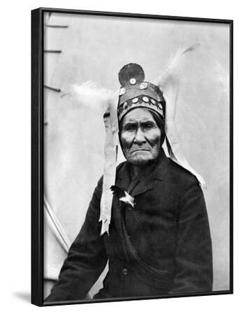 'Geronimo (1829-1909)' Photographic Print - C.d. Arnold | AllPosters.com