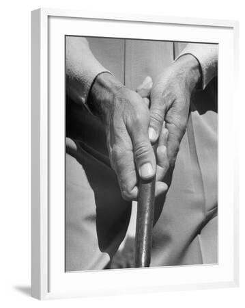 'Golfer Ben Hogan Demonstrating Reverse Overlapping Putting Grip ...