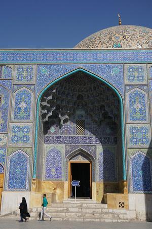 'Entrance of Sheikh Lotfollah Mosque, UNESCO World Heritage Site ...