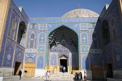 Entrance of Sheikh Lotfollah Mosque, UNESCO World Heritage Site ...