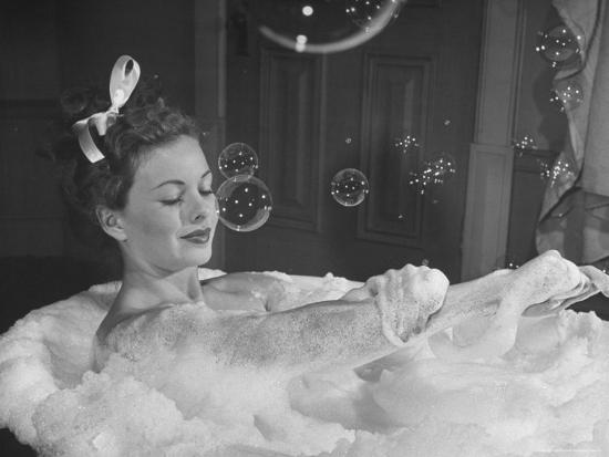 Jeanne Crain Taking Bubble Bath For Her Role In Movie Margie Premium Photographic Print
