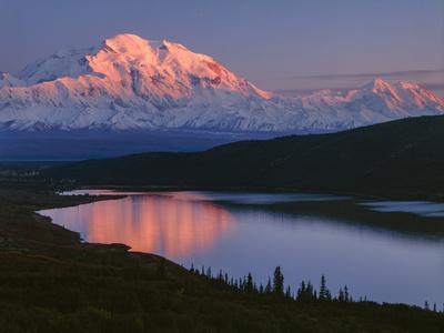 'Landscape with Wonder Lake and snowcapped Denali mountain at sunset ...