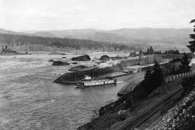 'Columbia Gorge View of Cascade Locks Photograph - Columbia Gorge, OR ...