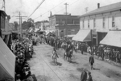'Lebanon, Oregon - View of a City Parade' Posters - Lantern Press ...