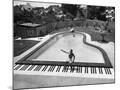 Liberace at the 'Piano' Shaped Pool in His Home Premium Photographic ...