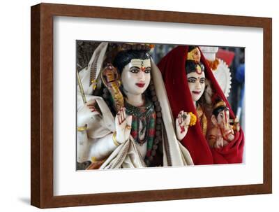 'Lord Shiva and his wife Parvati, statues of Hindu gods, Kathmandu ...