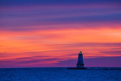 'Ludington North Pierhead Lighthouse at Sunset on Lake Michigan, Mason ...