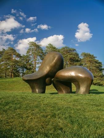 'Henry Moore Sculpture, Donald J. Hall Sculpture Park, Nelson Atkins ...